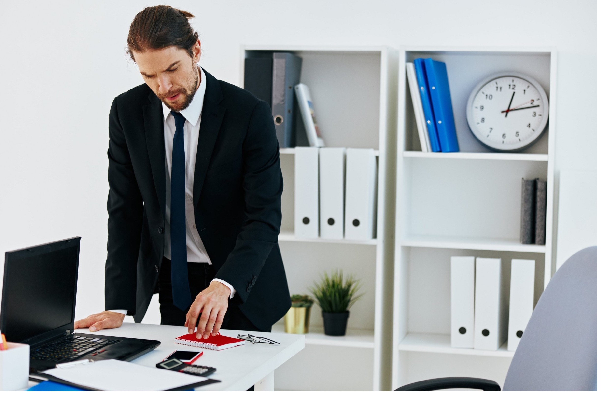 Che differenza c'è tra un quadro e un impiegato? Stipendi, compiti ...