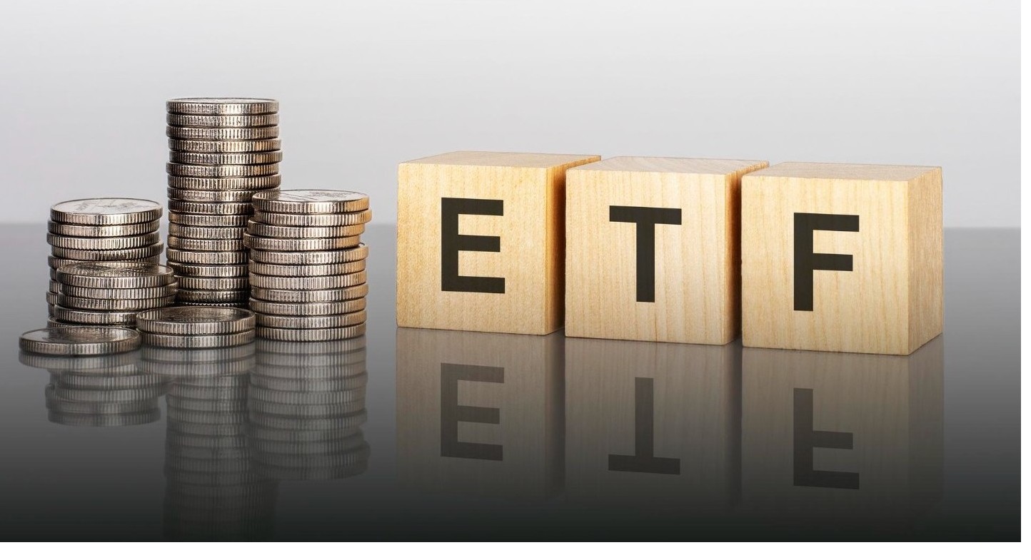 Le differenze con esempi tra Etf ACC (Accumulazione) e Etf DIST (Distribuzione) per ...