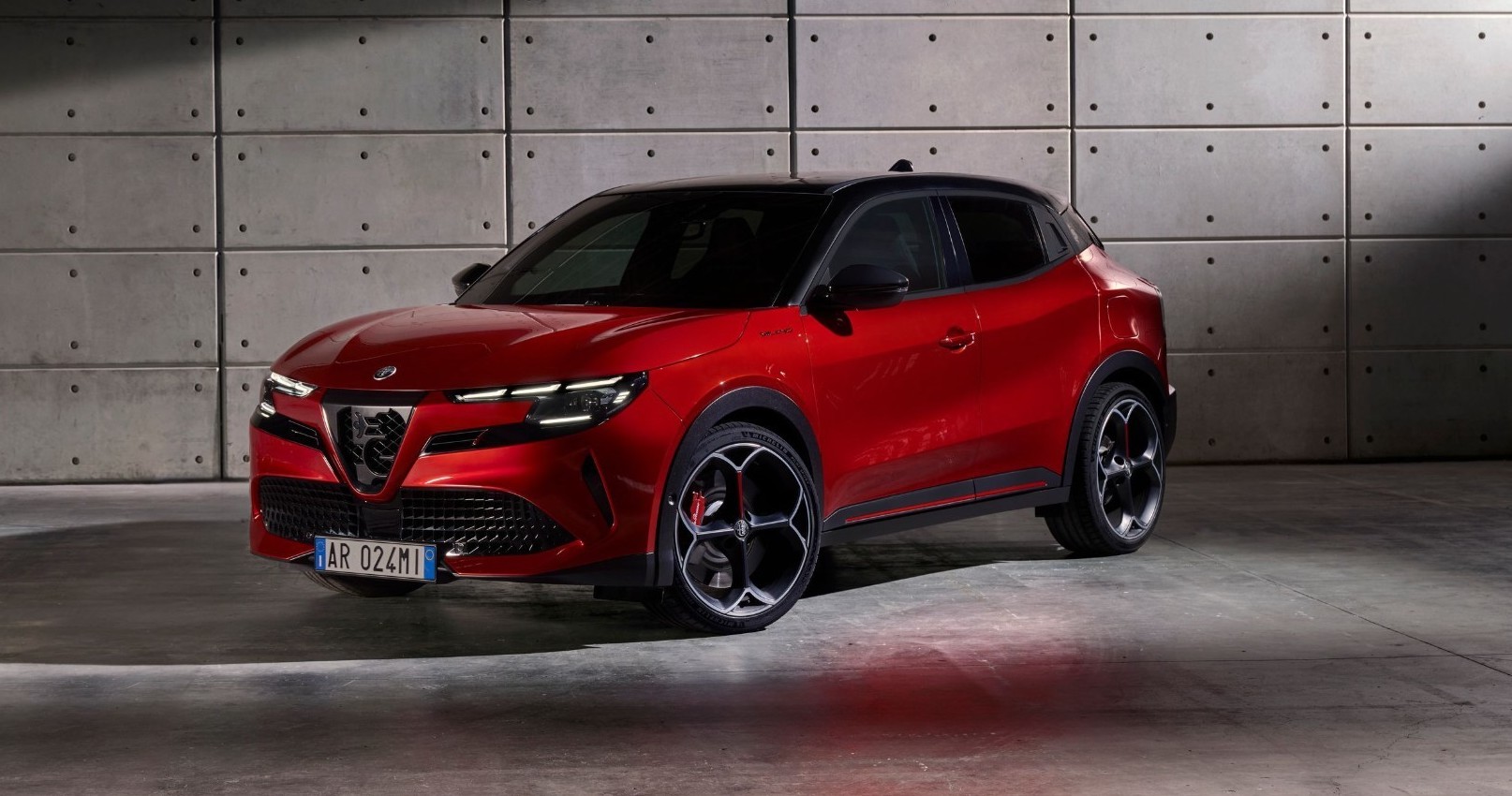 Alfa Romeo Junior, Peugeot 2008, Audi Q2, i 3 B-suv del momento a ...
