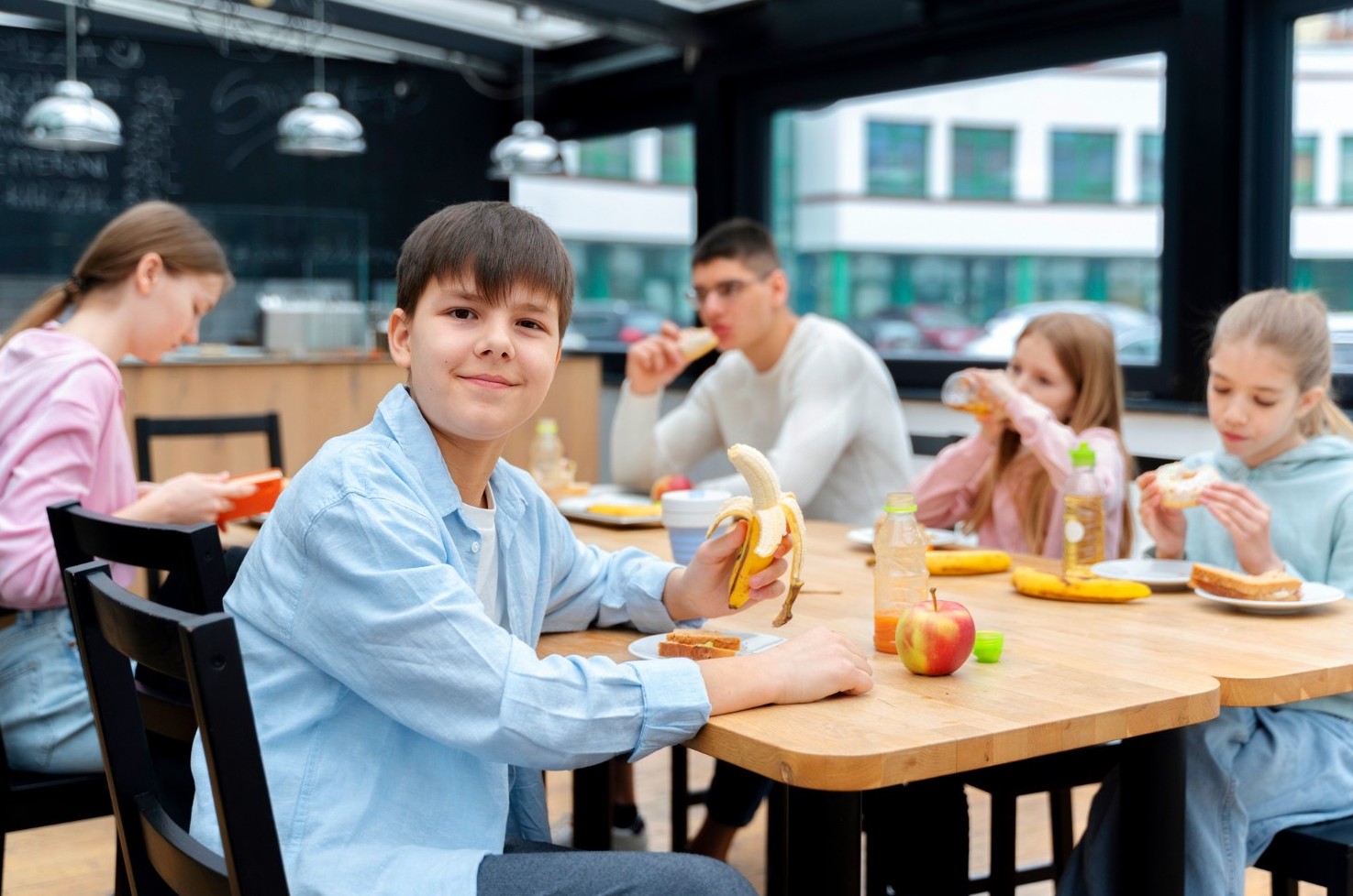 Chi può pagare meno la mensa scolastica nel 2024-2025? Requisiti, Isee ...