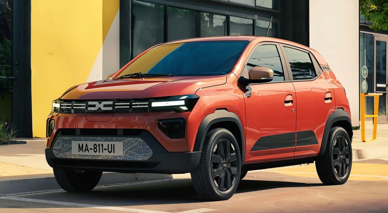 Dacia Spring 2024, il restyling è arrivato. Come cambiano interni ed ...