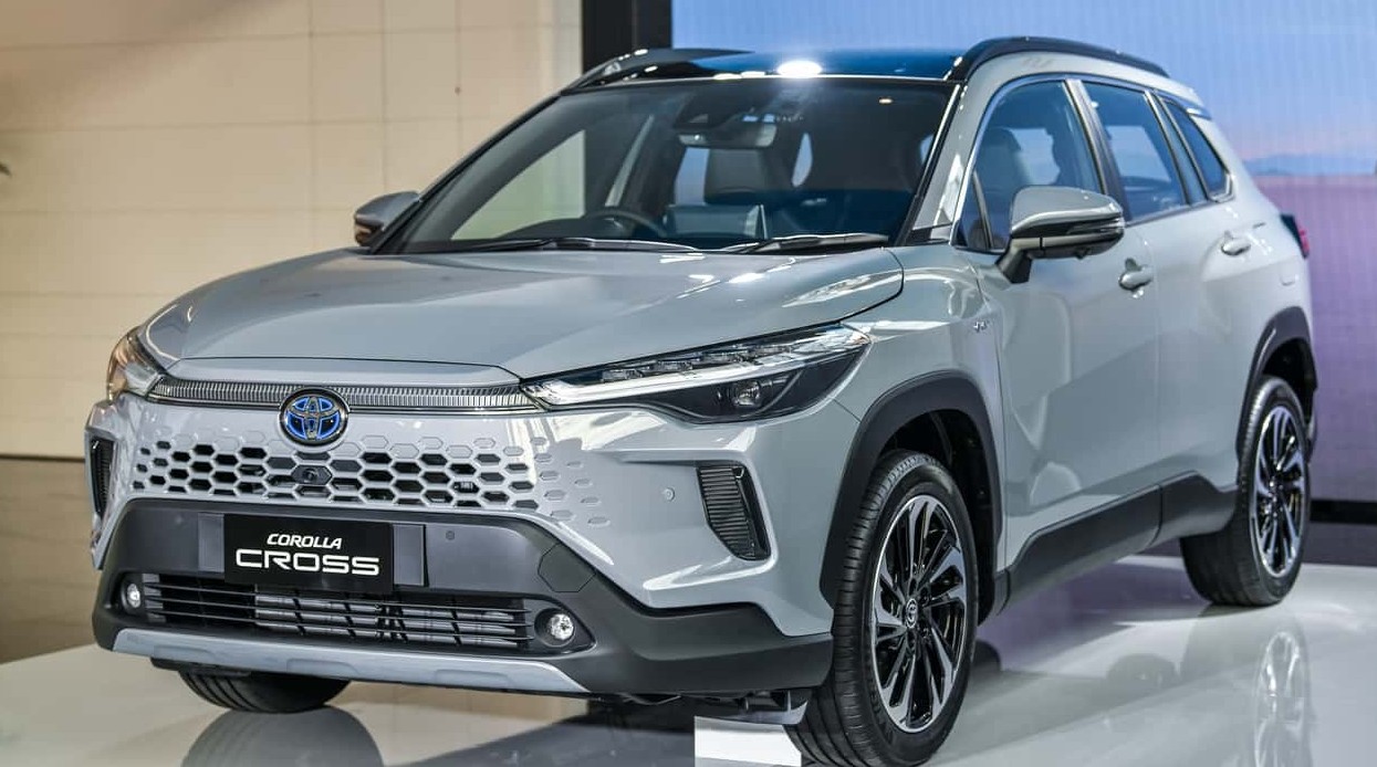 Le prime foto del restyling della Toyota Corolla Cross 2024, ecco ...