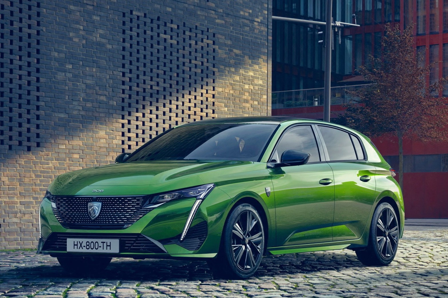 Peugeot 308: prova su strada e recensioni berlina 2021