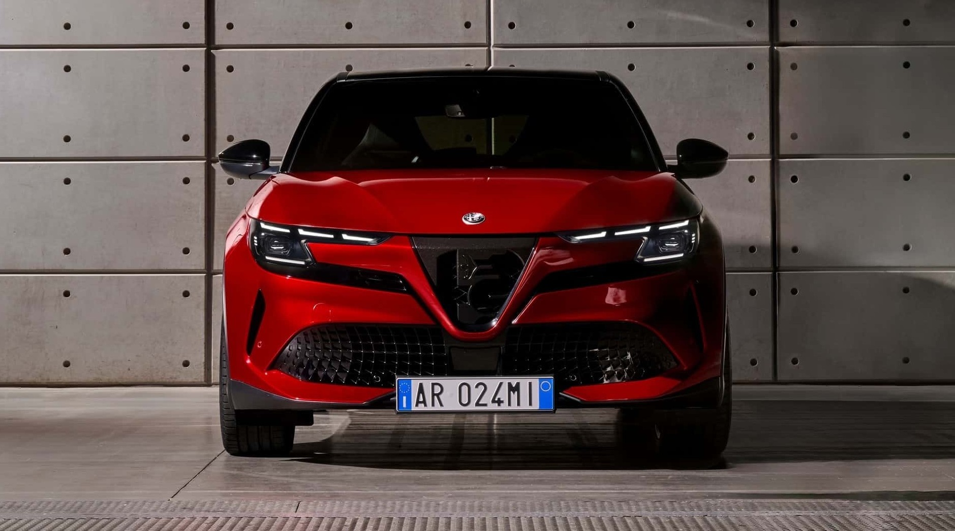 Prova su strada dell'Alfa Romeo Junior, i pro e contro dei vari test a ...