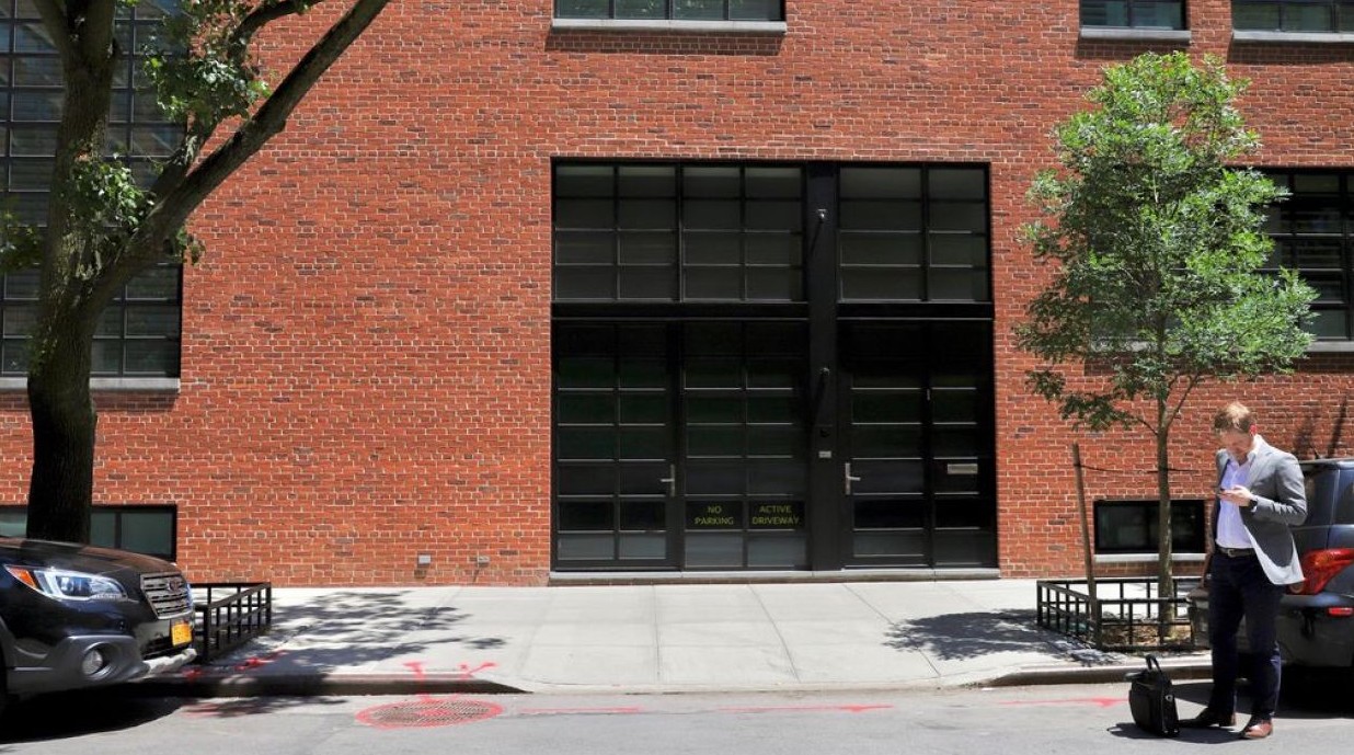 Quali sono gli obblighi e diritti che si hanno su marciapiede davanti a ...