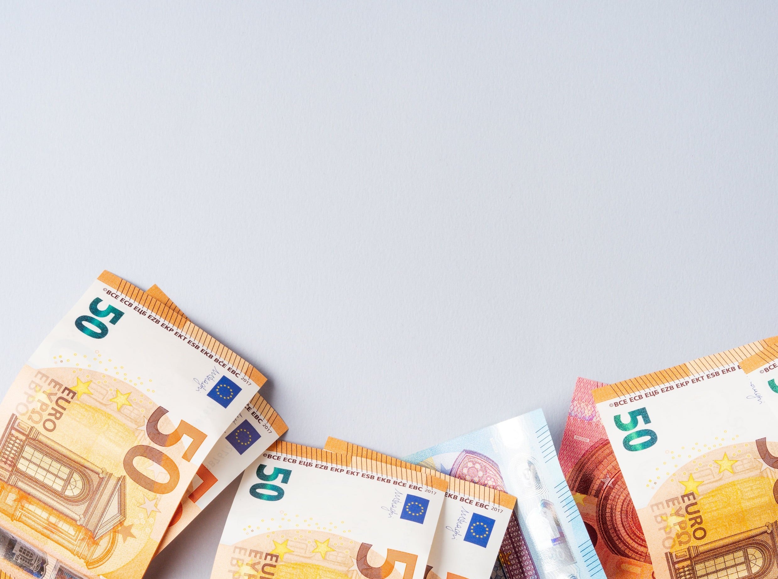 Soldi in contanti, il 30% delle banconote è falso. Come riconoscerle e ...