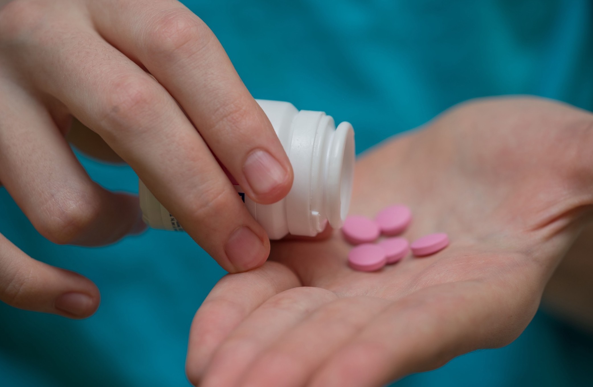 Tachipirina e paracetamolo, gli effetti collaterali secondo un nuovo studio. Ecco chi e cosa si ...