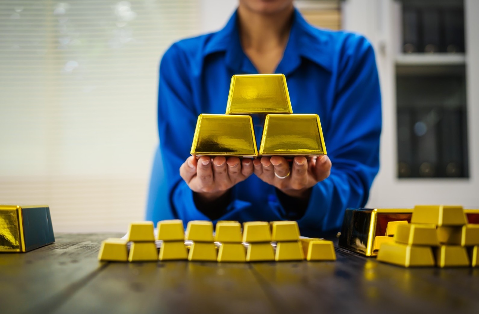 Truffa dei lingotti d'oro, 5mila italiani colpiti. Parte class action per recupero. E come ...